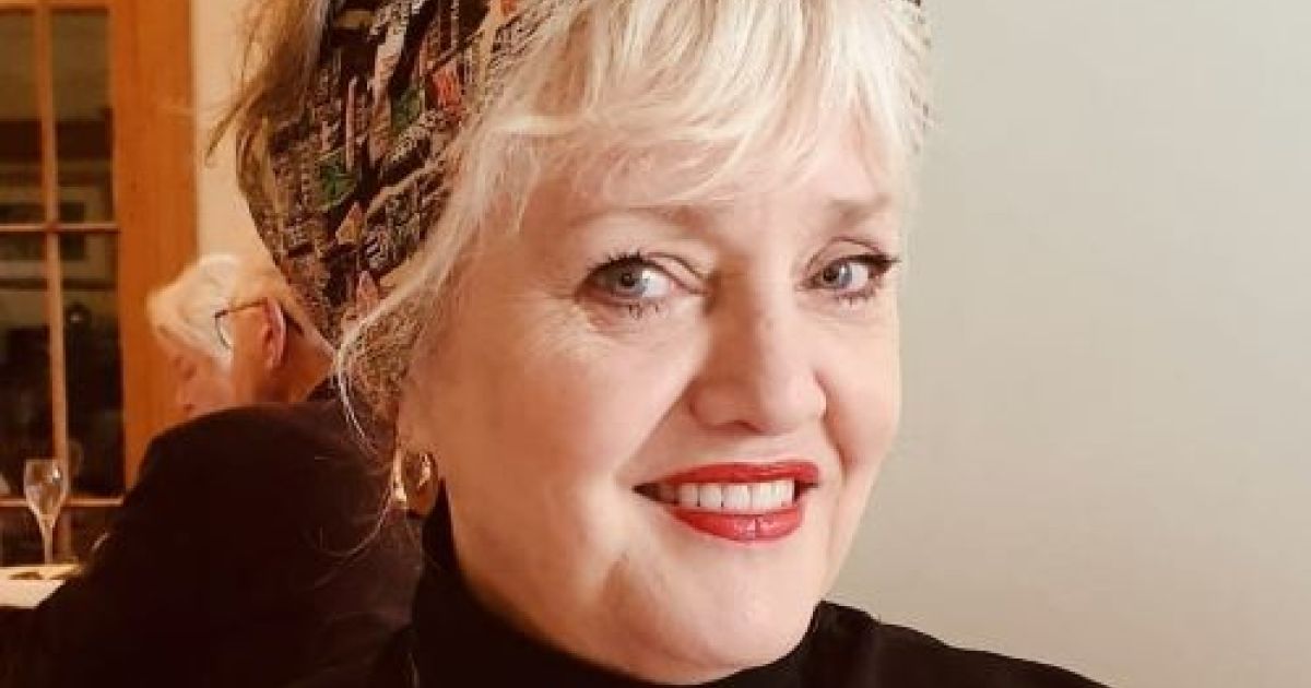 News - Robyn Ross: Artist raising funds for research through art For ...